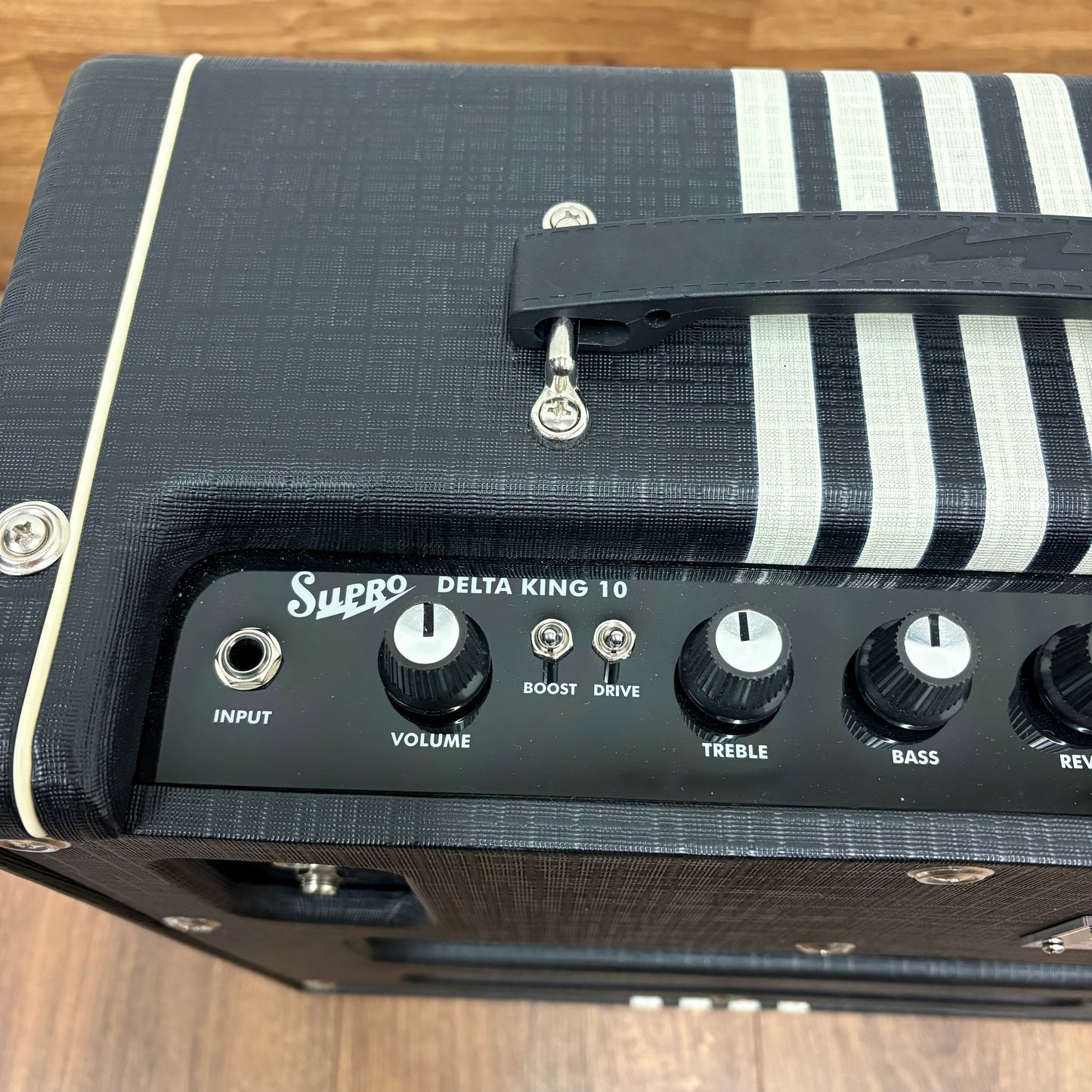 Pre-Owned Supro Delta King 10 Valve Combo Black & Cream – Hippo Guitars