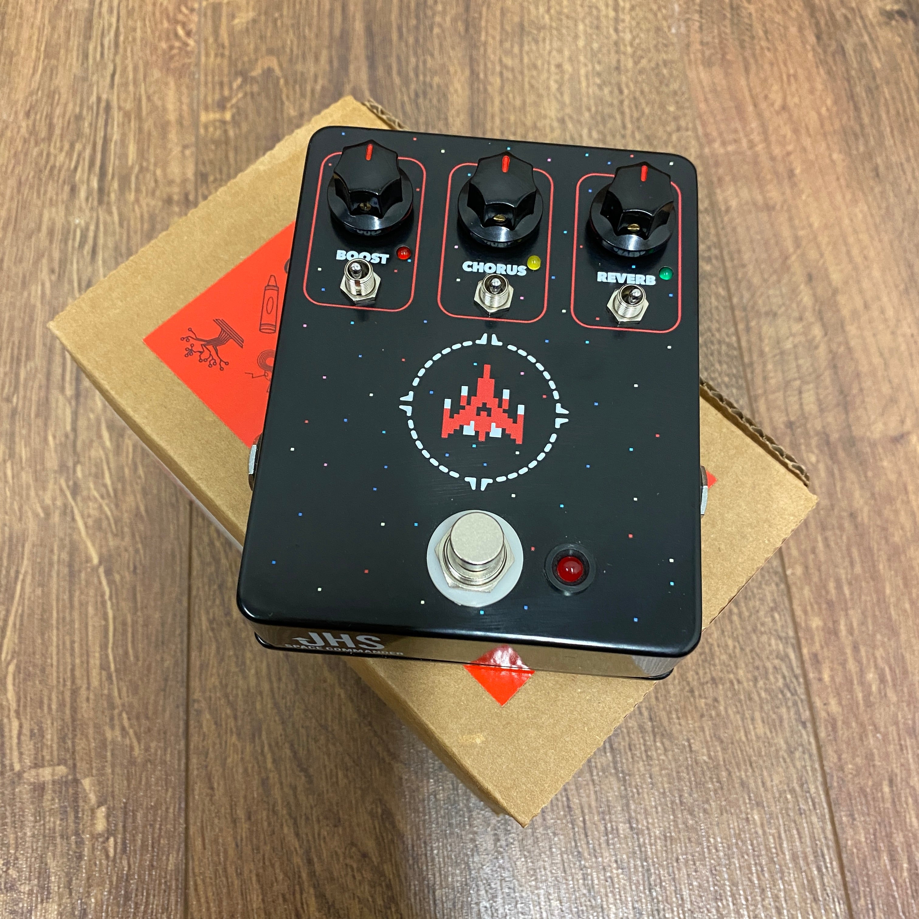 Pre-Owned JHS Space Commander Chorus Reverb Boost Pedal – Hippo Guitars